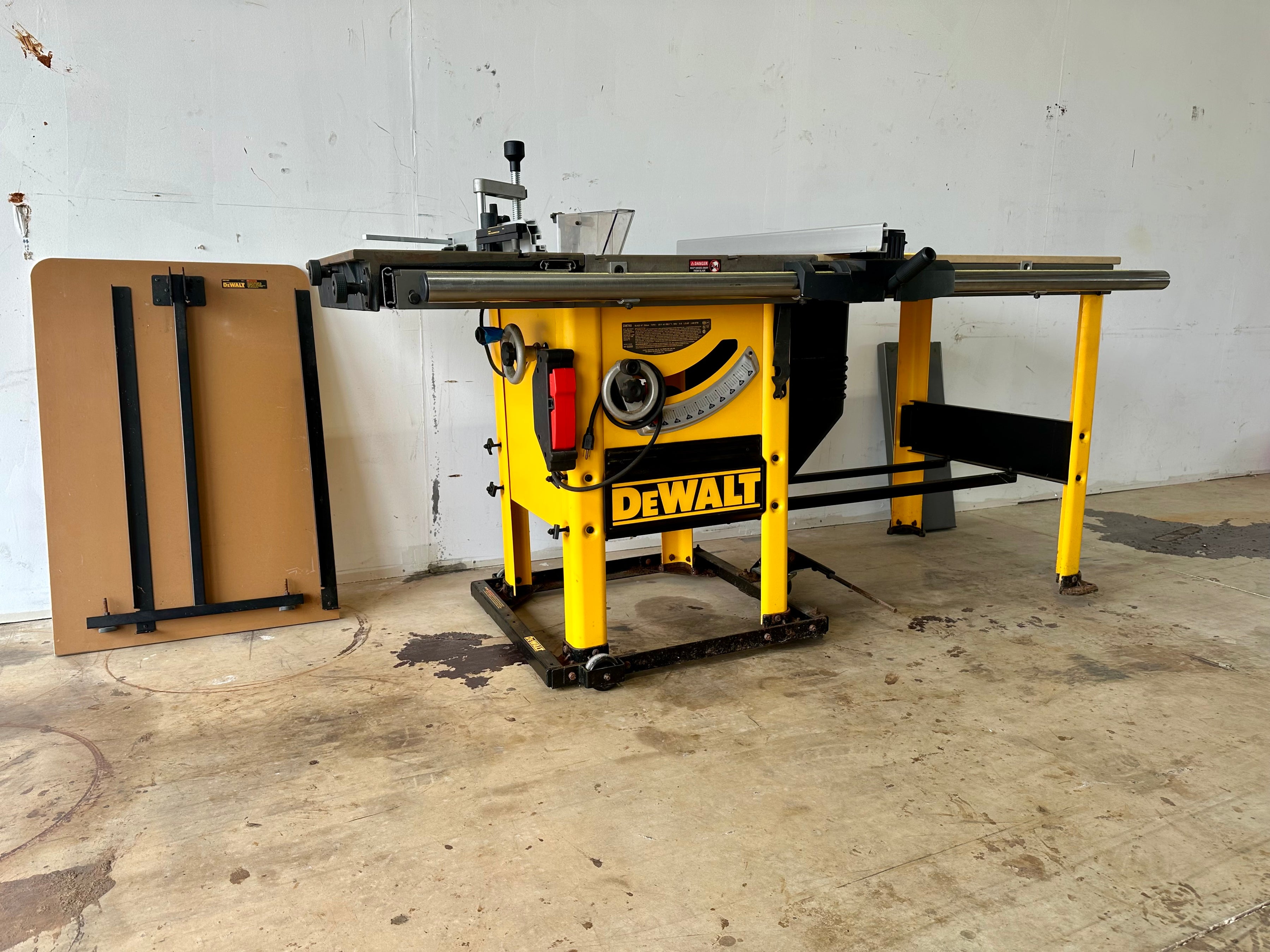 Newest Addition to the Shop: DeWalt DW746 Table Saw — Wood Flippers